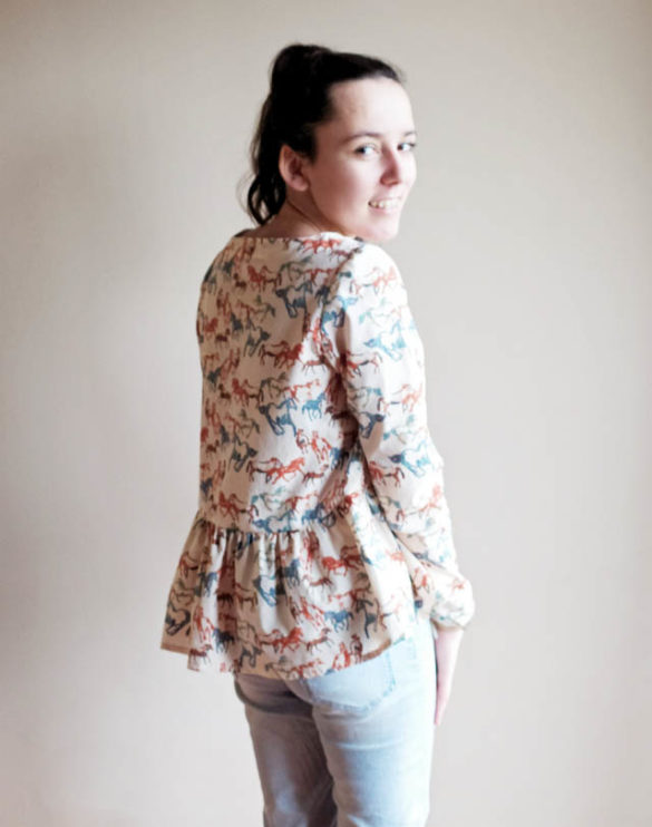 Her Ethel blouse, a pattern by pm-patterns - La Casa Cactus